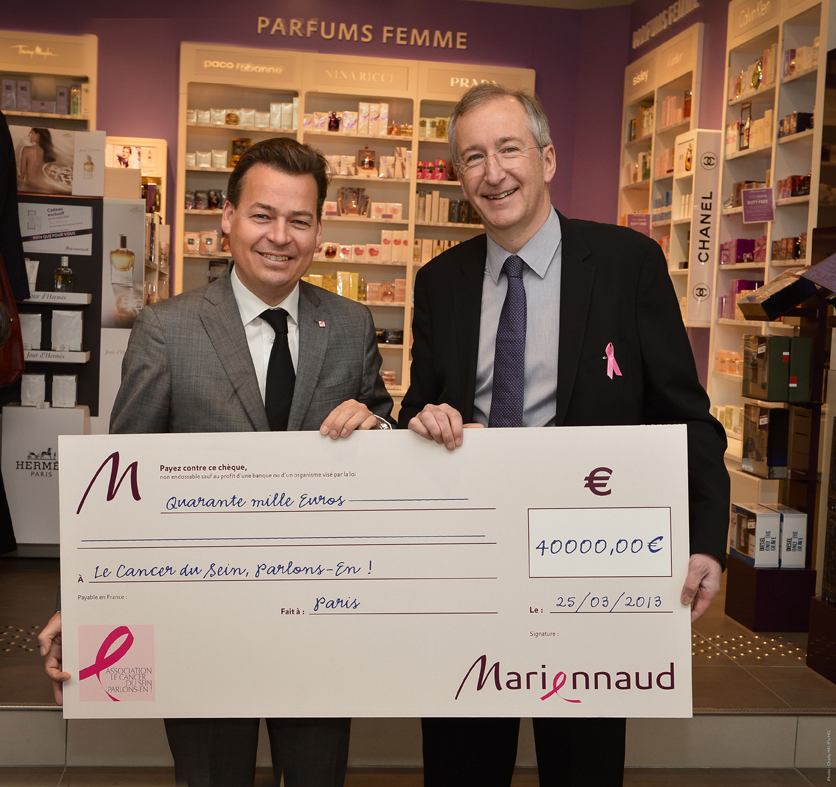 Remise du chèque à l'association Cancer du sein, Parlons en ! - Fifi ...